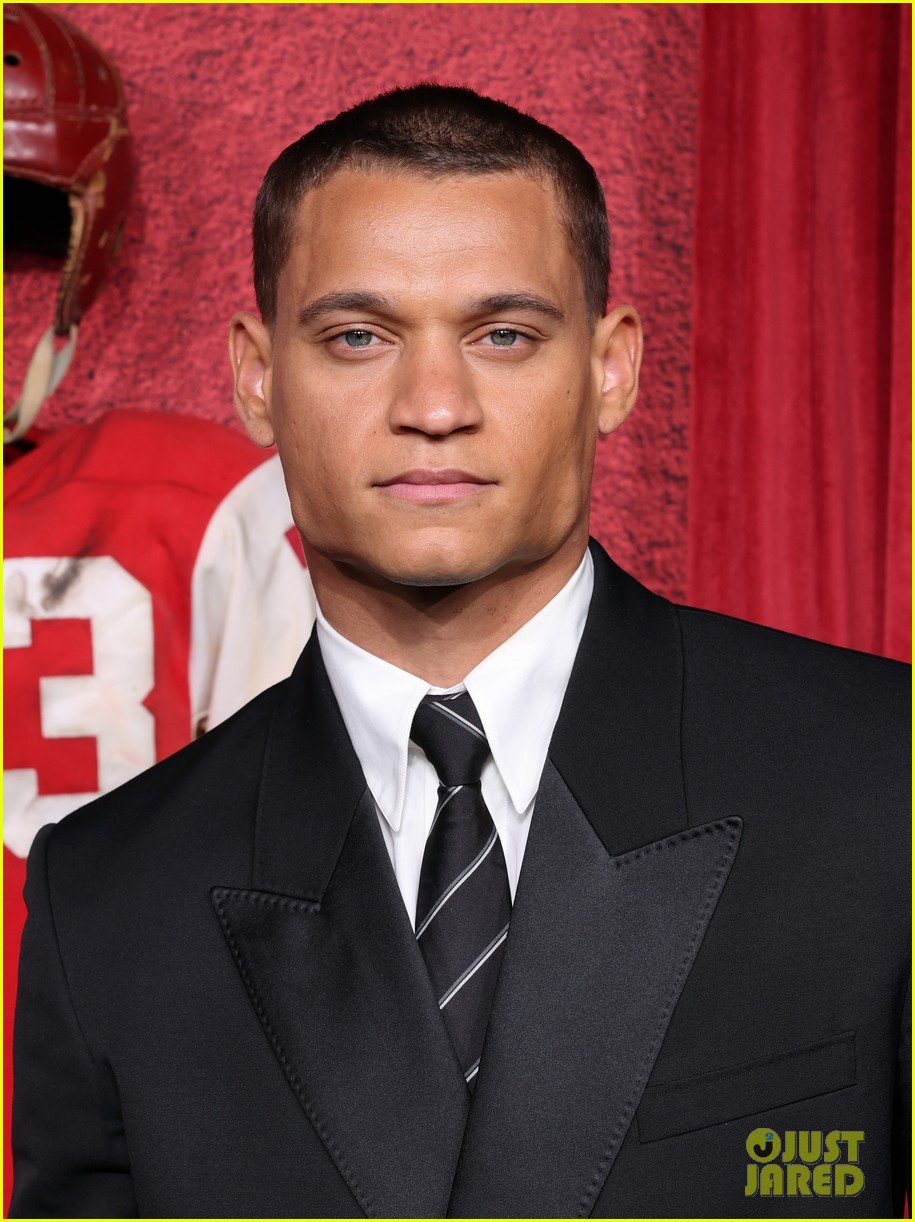 Tyriq Withers, Julia Fox, & Marlon Wayans Step Out for 'Him' Premiere ...