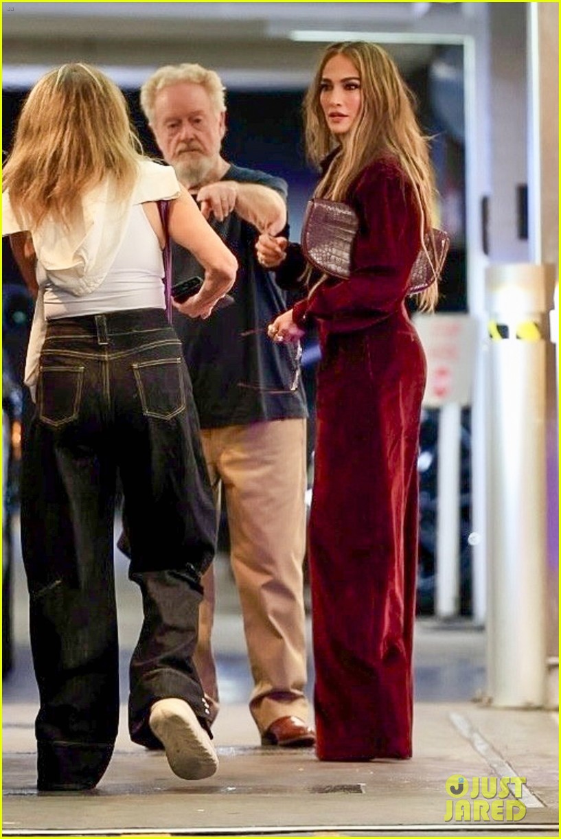 Jennifer Lopez Spotted Meeting with Director Ridley Scott: Possible ...
