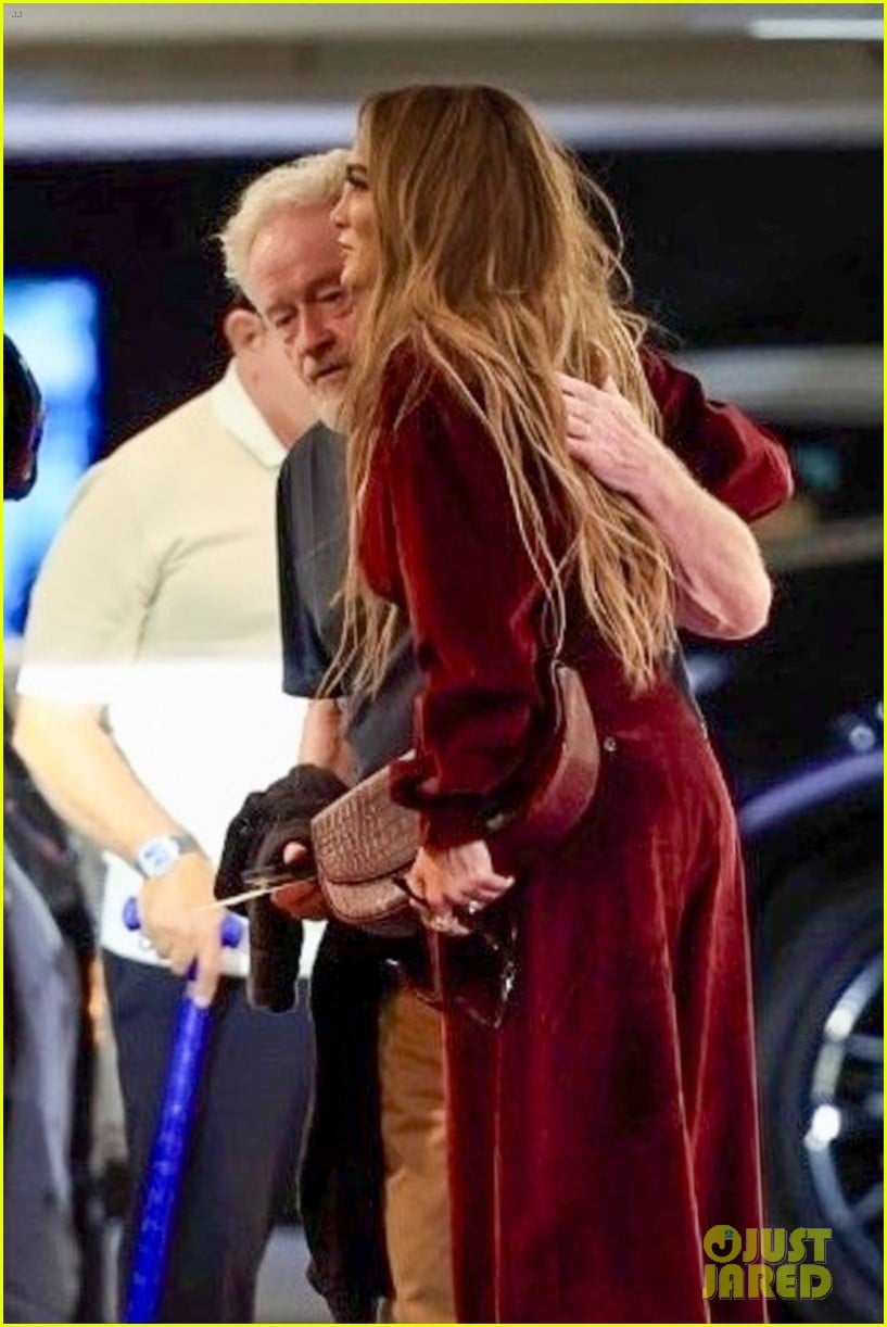 Jennifer Lopez Spotted Meeting with Director Ridley Scott: Possible ...