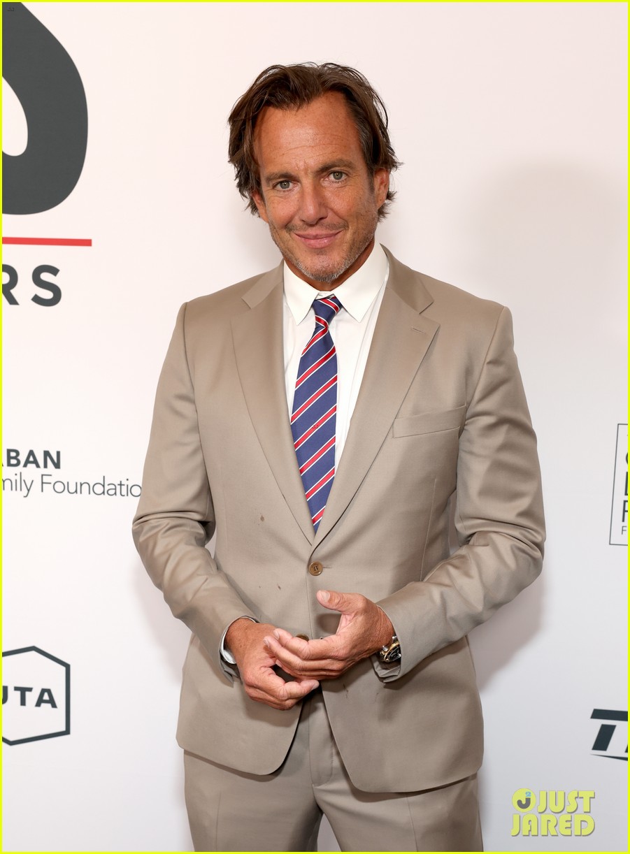 Jennifer Lopez Stuns in Plunging Floral Gown for YES Scholars Gala: Photo 5197660 | Jason ...