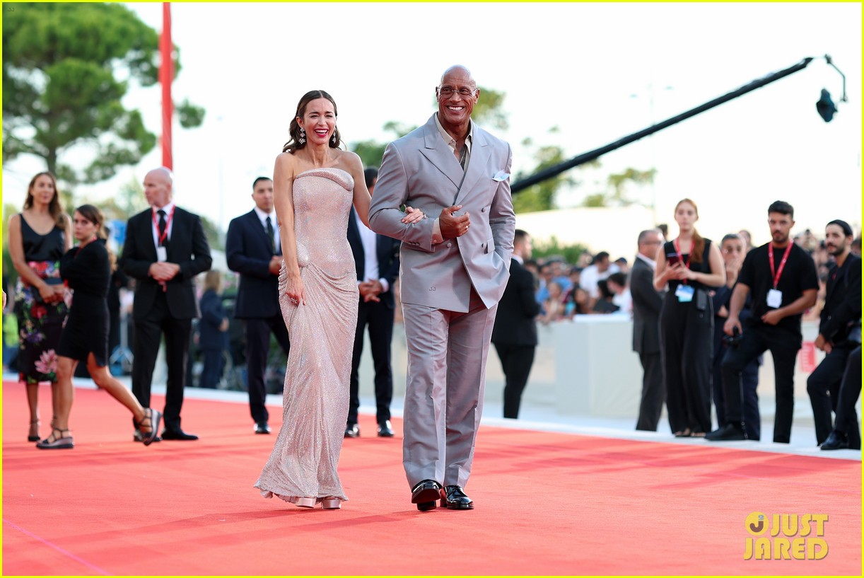 Emily Blunt & Dwayne 'The Rock' Johnson Reunite for 'The Smashing ...