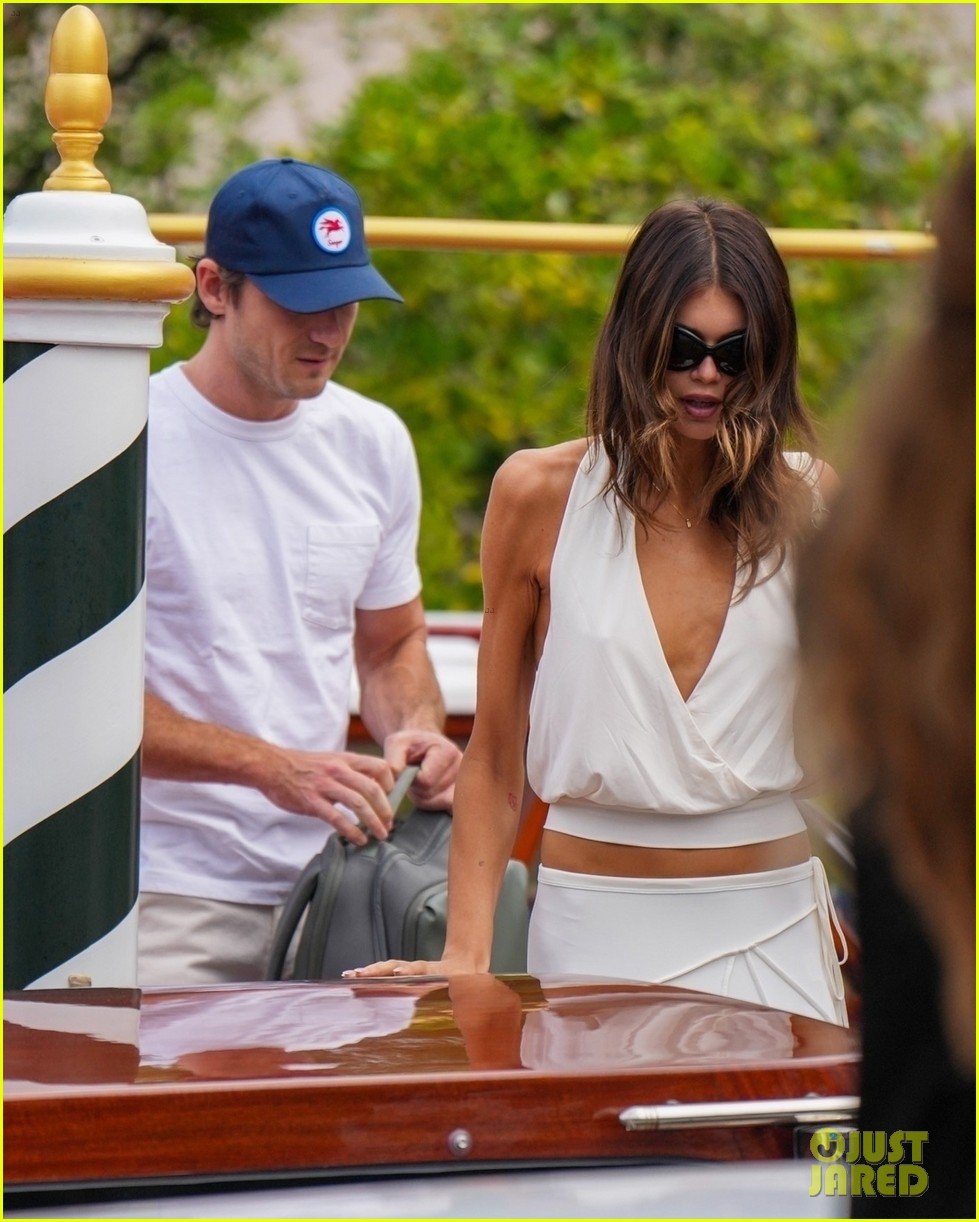 Kaia Gerber & Boyfriend Lewis Pullman Spotted Leaving Venice Together ...