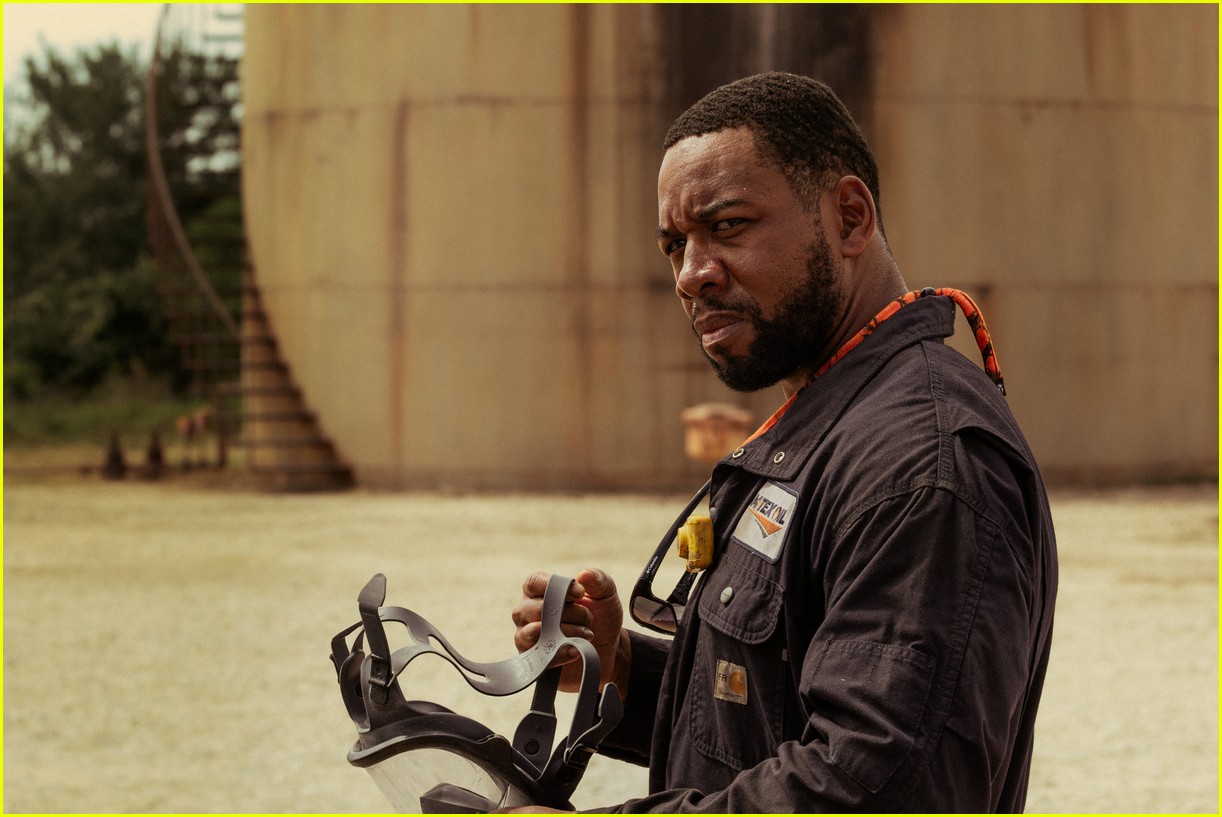 'Landman' Season 2 Teaser Trailer Brings Demi Moore & Billy Bob ...