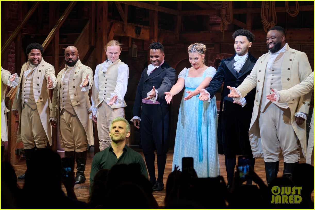 Leslie Odom Jr Gets Roaring Applause In Triumphant Return to 'Hamilton ...