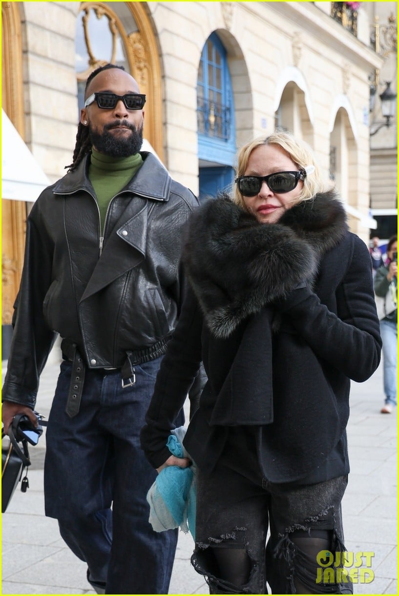 Madonna & Boyfriend Akeem Morris Enjoy Parisian Stroll During Paris Fashion Week: Photo 5209641 ...