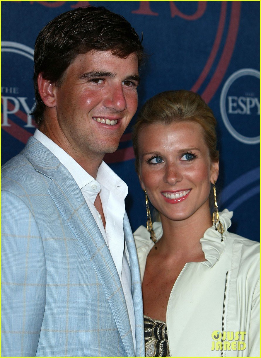 Who Is Eli Manning's Wife? Meet Abby & Their 4 Kids! (Photos & Info ...