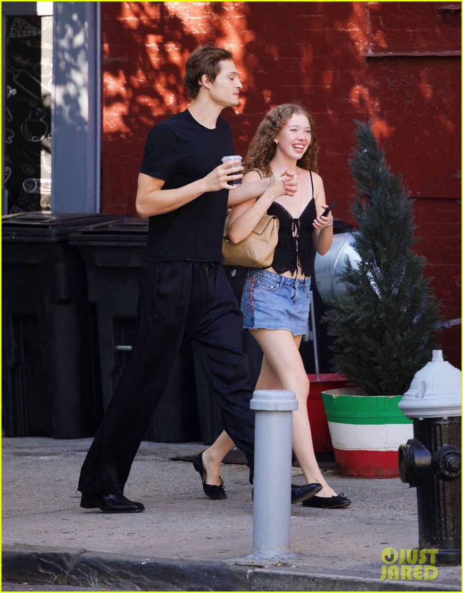 Mingus Reedus Holds Hands with Mystery Girl After Recent Arrest: Photo ...