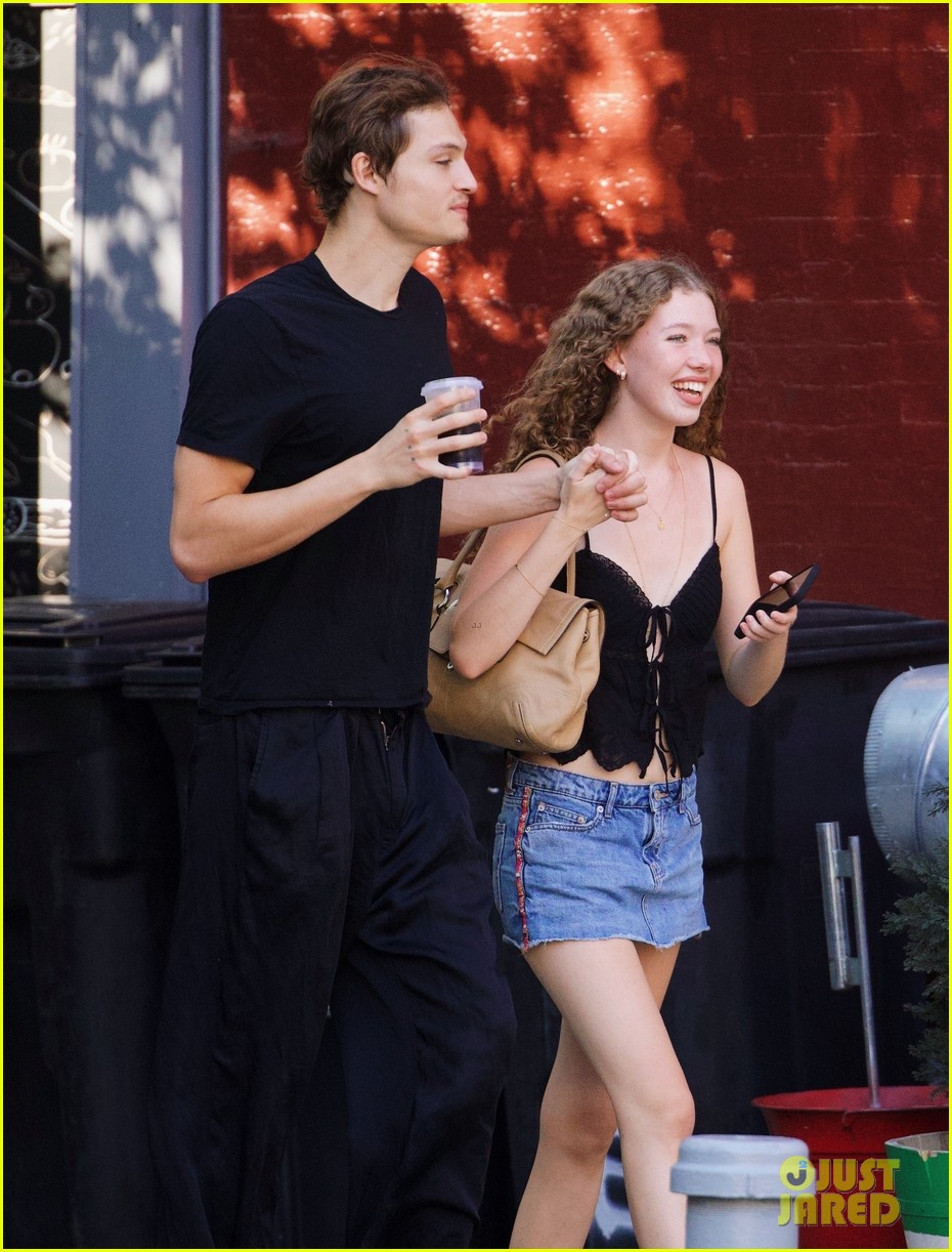 Mingus Reedus Holds Hands with Mystery Girl After Recent Arrest: Photo ...