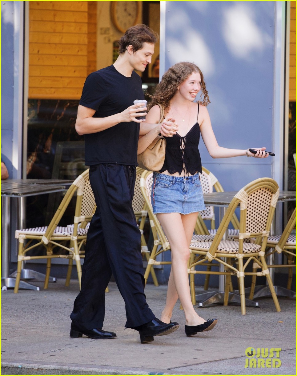 Mingus Reedus Holds Hands with Mystery Girl After Recent Arrest: Photo ...