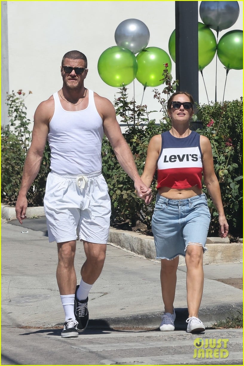 Dan Reynolds & Minka Kelly Hold Hands on Lunch Date in L.A.: Photo 5206966 | Minka Kelly Photos ...