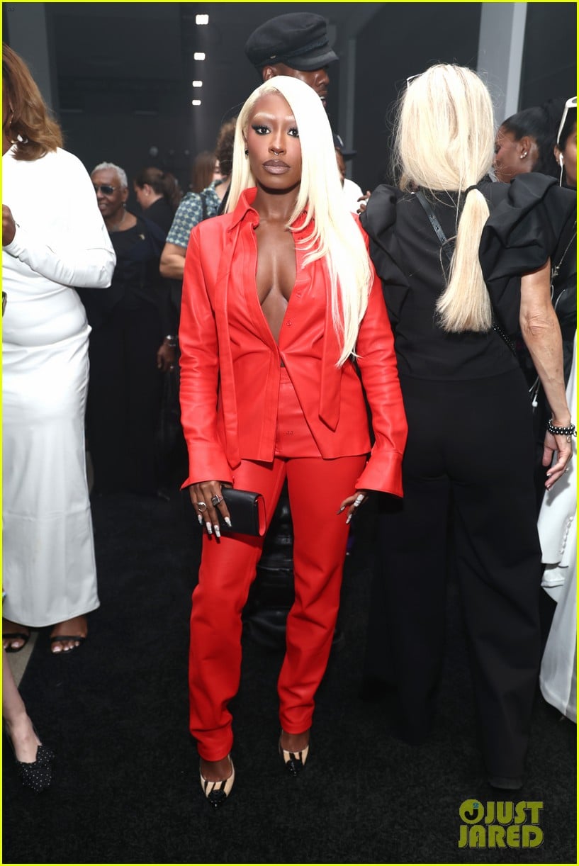 'Love Island USA' Star Olandria Carthen Makes Runway Debut In Sergio ...