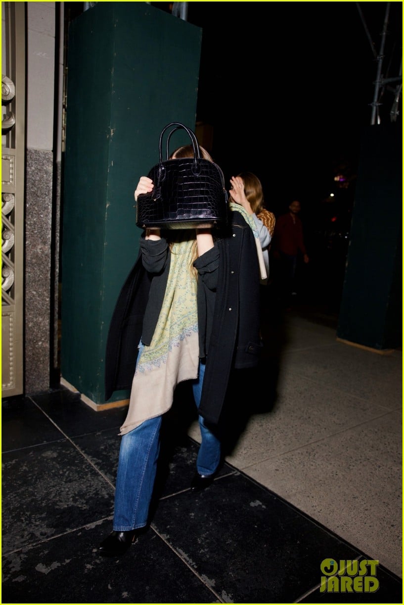 Mary-Kate & Ashley Olsen Make Rare Appearance Together While Attending NYFW Event : Photo ...