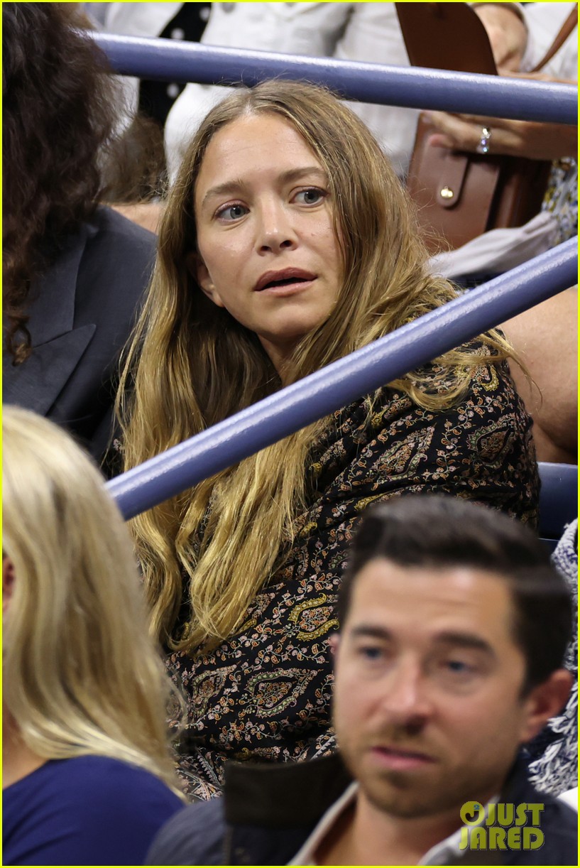 Mary-Kate & Ashley Olsen Make Rare Public Appearances on Different Coasts: Photo 5197497 ...