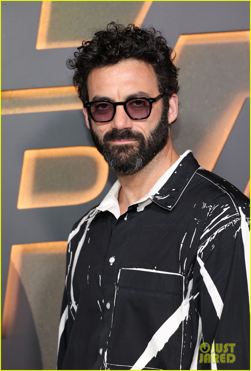 Jason Bateman Gets Support from 'Ozark' Co-Star Laura Linney at 'Black ...