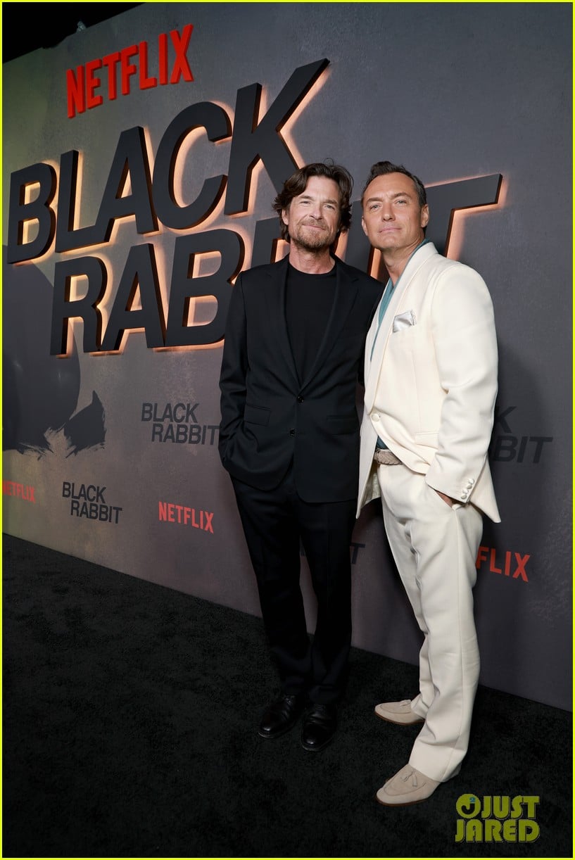 Jason Bateman Gets Support from 'Ozark' Co-Star Laura Linney at 'Black ...