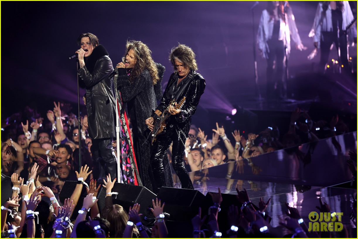 Yungblud, Steven Tyler, & Joe Perry Pay Tribute to Ozzy Osbourne at MTV VMAs 2025 - Watch Now ...