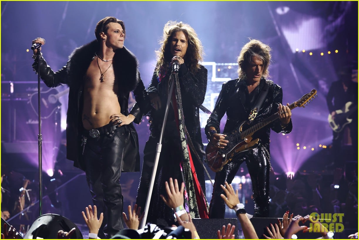 Yungblud, Steven Tyler, & Joe Perry Pay Tribute to Ozzy Osbourne at MTV VMAs 2025 - Watch Now ...