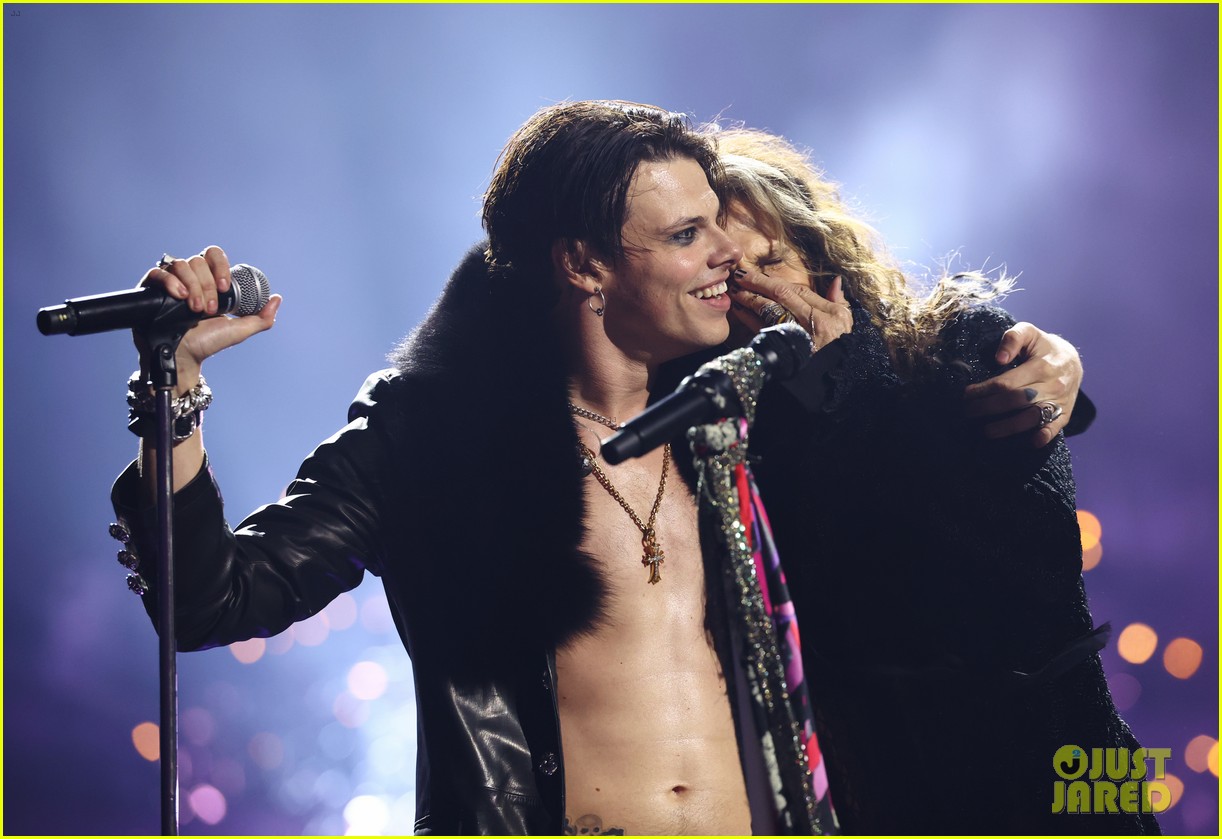 Yungblud, Steven Tyler, & Joe Perry Pay Tribute to Ozzy Osbourne at MTV VMAs 2025 - Watch Now ...