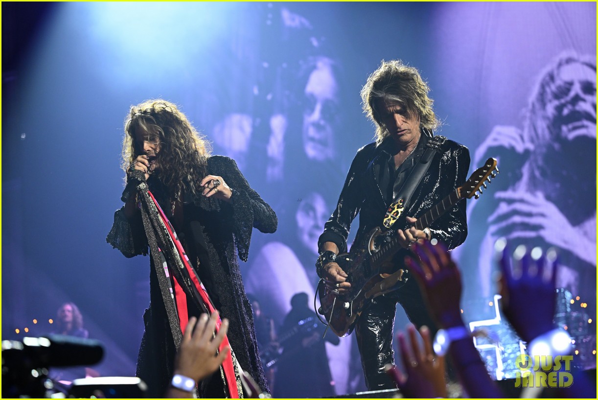 Yungblud, Steven Tyler, & Joe Perry Pay Tribute to Ozzy Osbourne at MTV VMAs 2025 - Watch Now ...