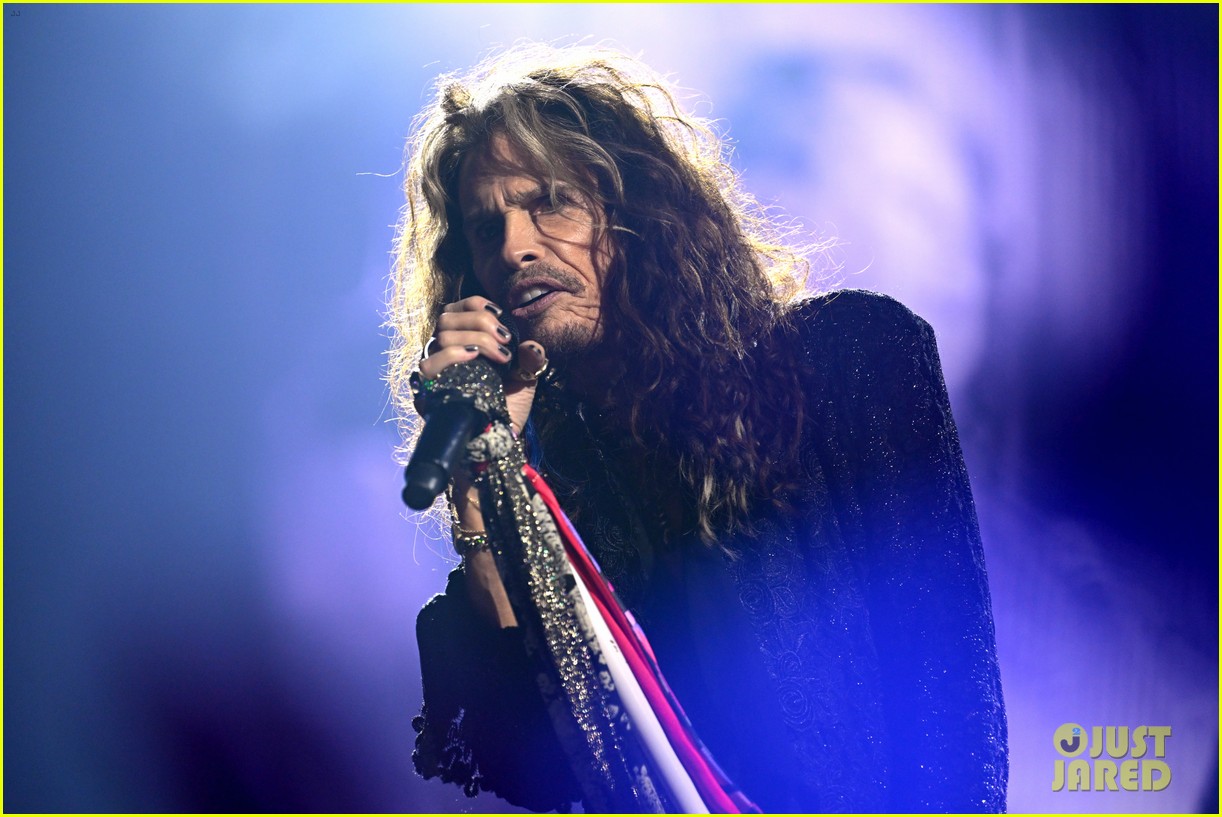 Yungblud, Steven Tyler, & Joe Perry Pay Tribute to Ozzy Osbourne at MTV VMAs 2025 - Watch Now ...