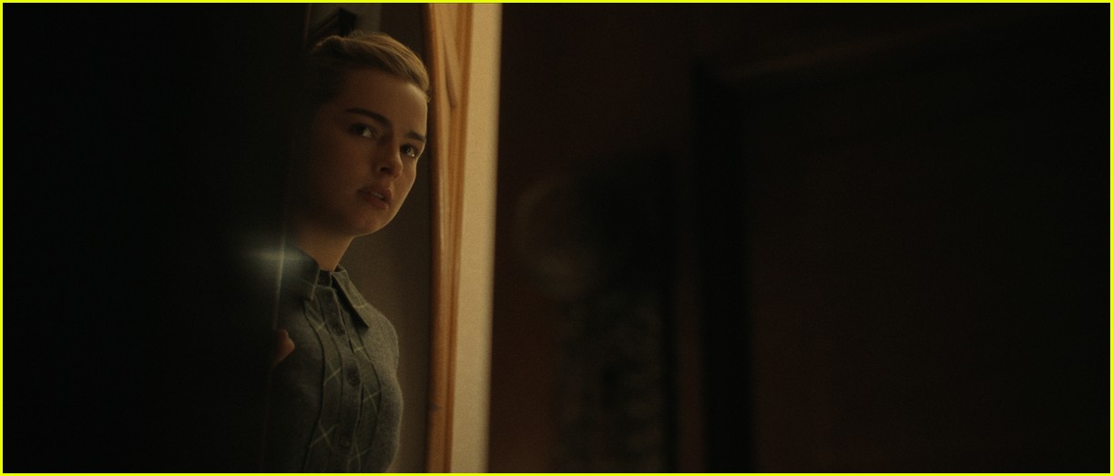 Charlie Hunnam Goes Full Frontal, Tortures Addison Rae in 'Monster: The ...