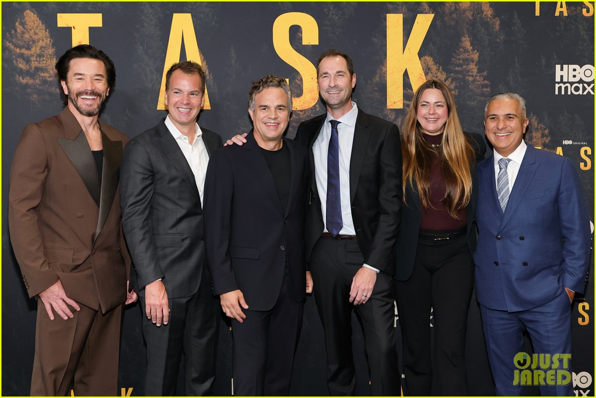 Mark Ruffalo & Tom Pelphrey Step Out for 'Task' Premiere in NYC!: Photo 5197632 | Kaley Cuoco ...