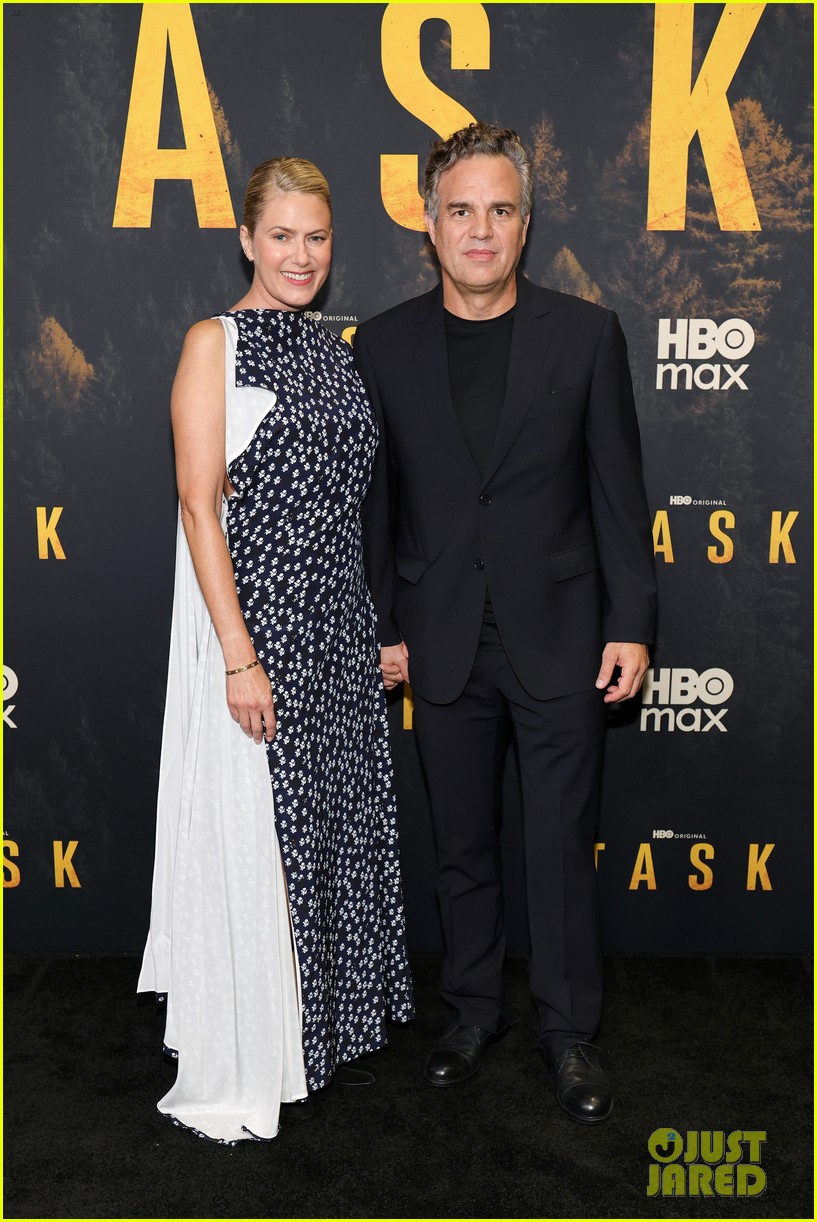 Mark Ruffalo & Tom Pelphrey Step Out for 'Task' Premiere in NYC!: Photo 5197633 | Kaley Cuoco ...