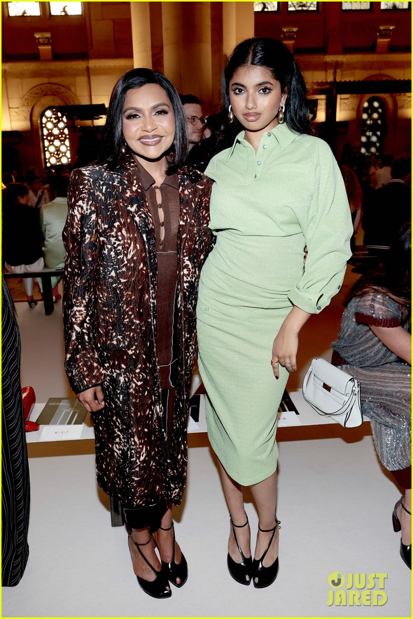 Tory Burch Brings Out Star-Studded Crowd for NYFW Show, Including Jessica Alba, Emma Roberts ...