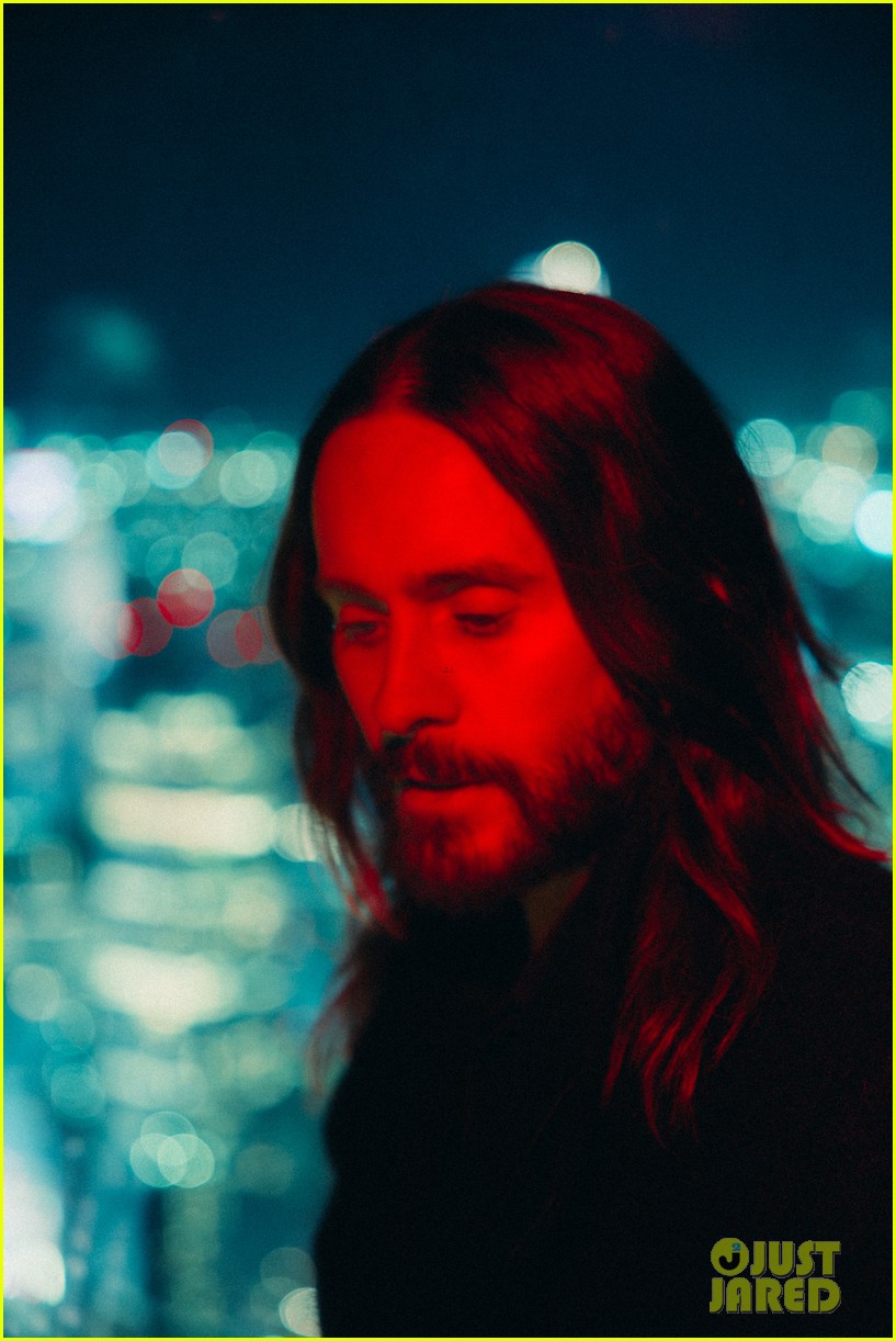 Jared Leto, Evan Peters, Greta Lee, & Gillian Anderson Light Up NYC to Kick Off 'TRON: Ares ...