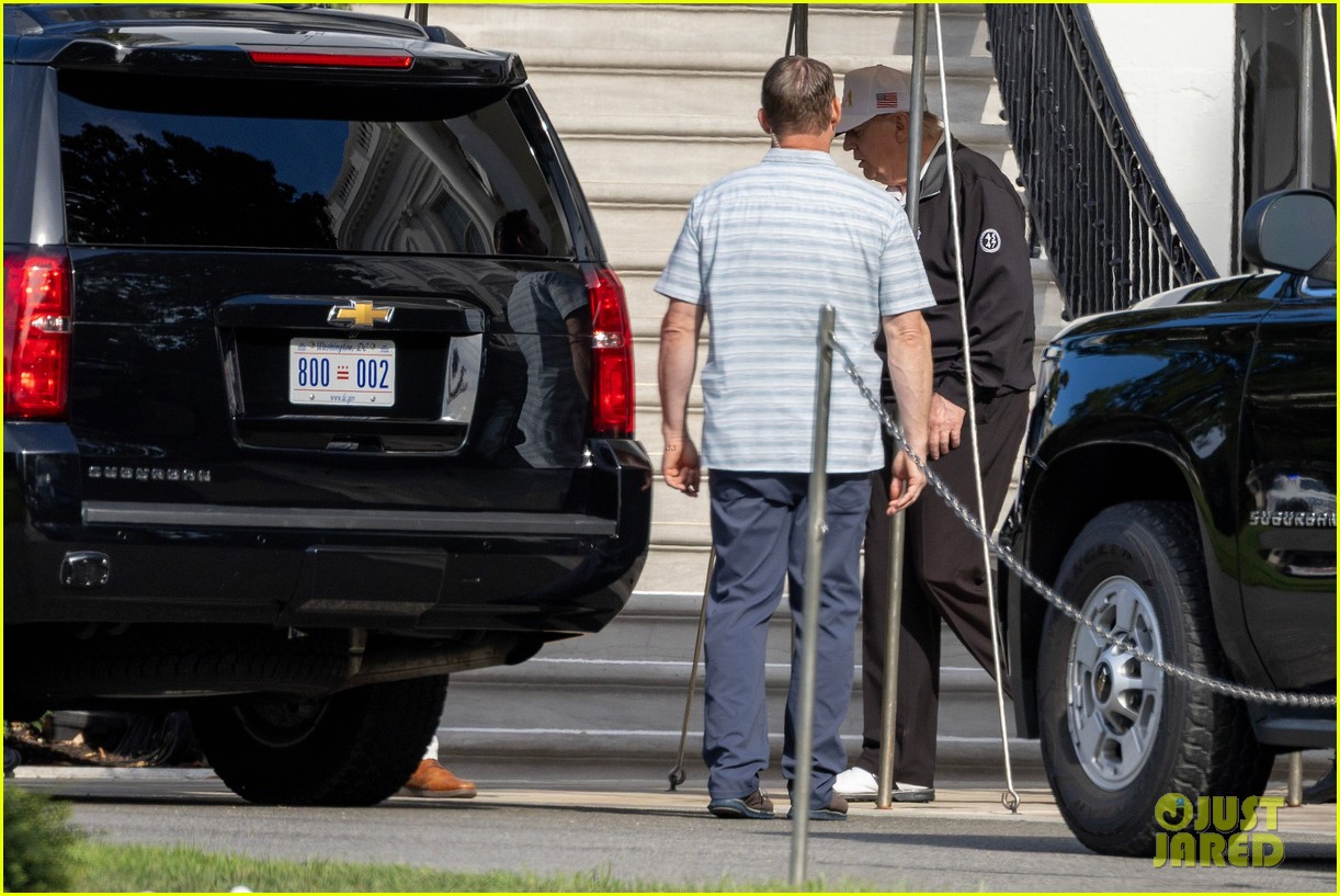 See the Photos of Donald Trump Taken Over Labor Day Weekend Amid Rumors ...