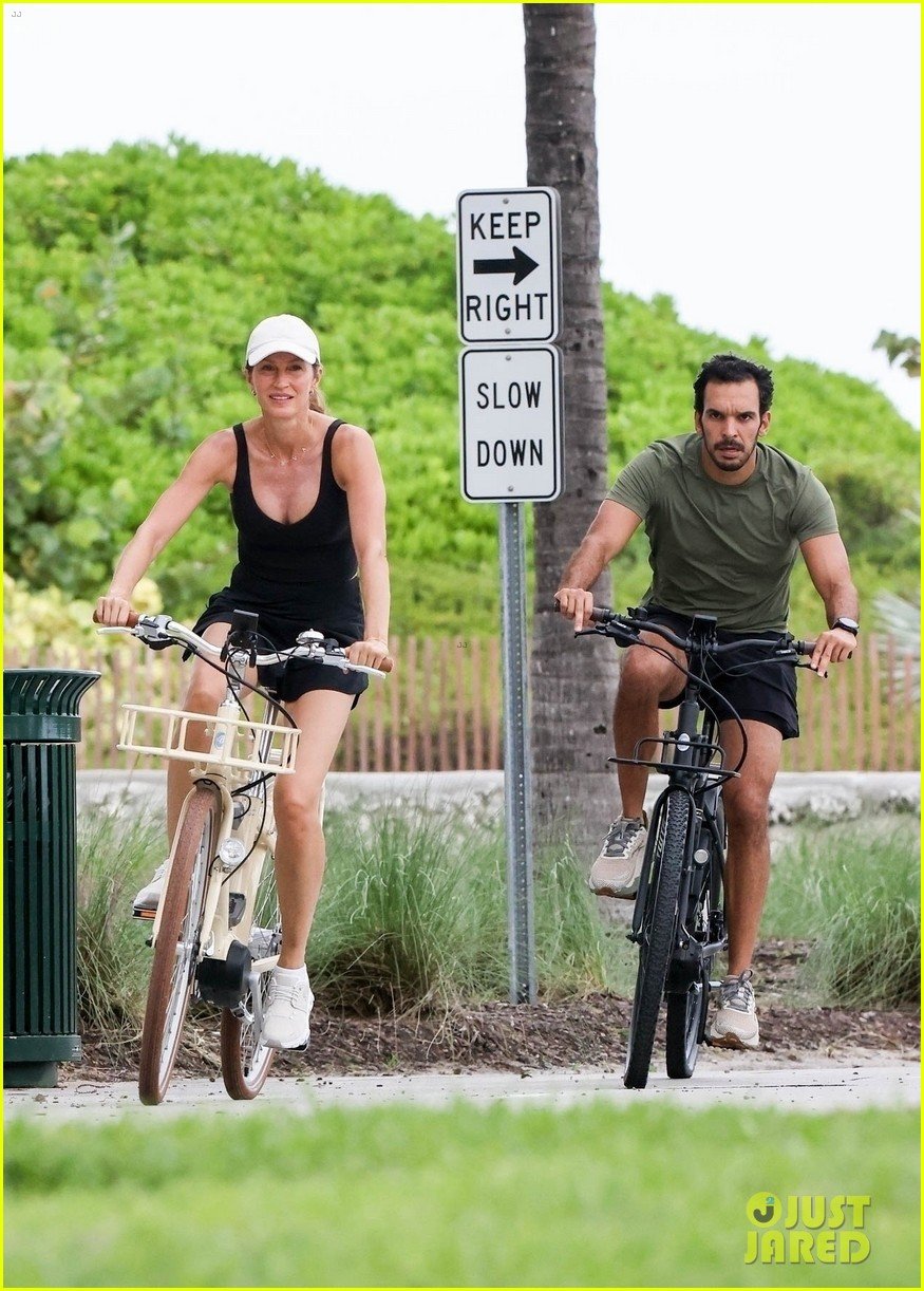 Gisele Bundchen & Boyfriend Joaquim Valente Go for Afternoon Bike Ride in Miami: Photo 5209247 ...
