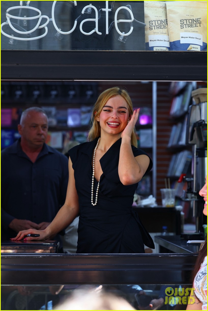 Addison Rae Signs Copies of Her W Magazine Cover for Fans in NYC on Her ...