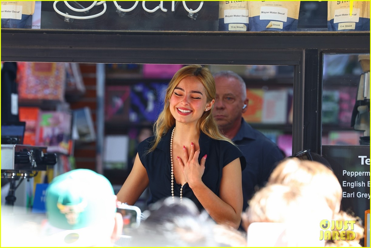 Addison Rae Signs Copies of Her W Magazine Cover for Fans in NYC on Her ...