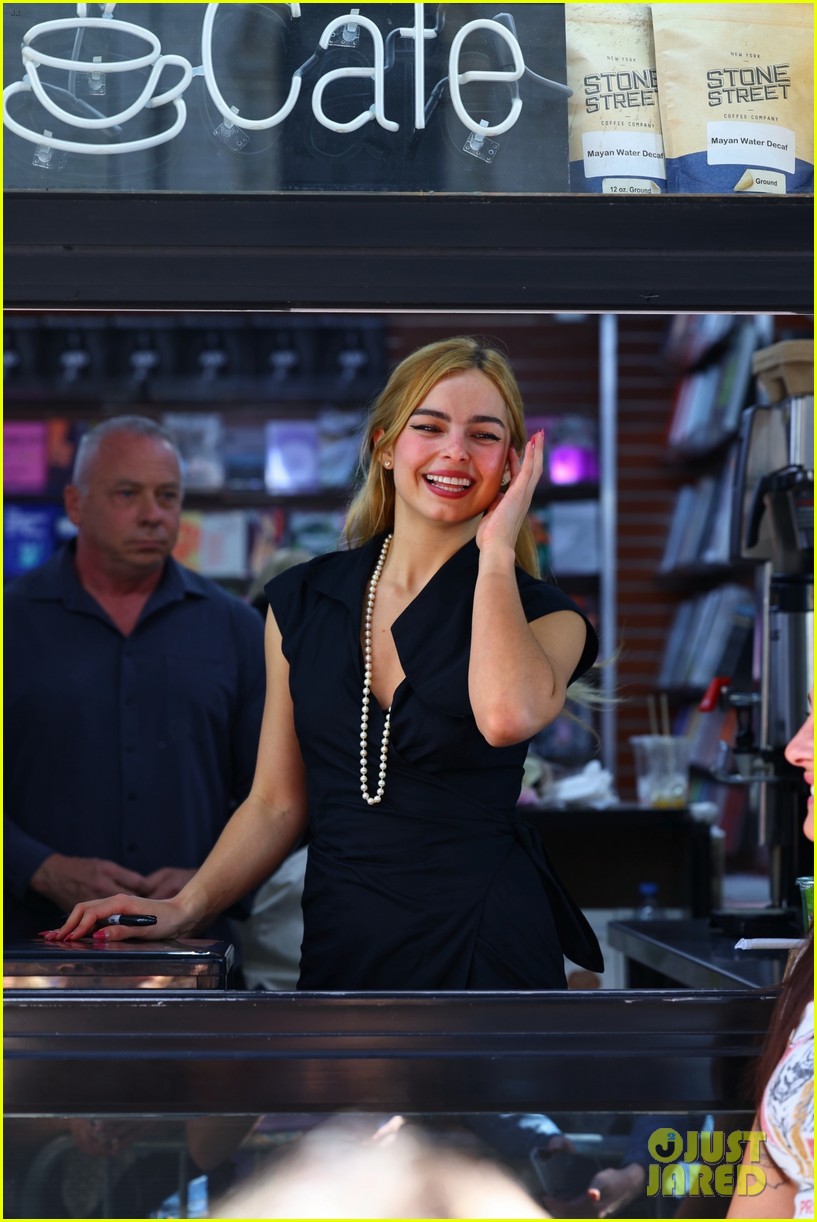 Addison Rae Signs Copies of Her W Magazine Cover for Fans in NYC on Her ...