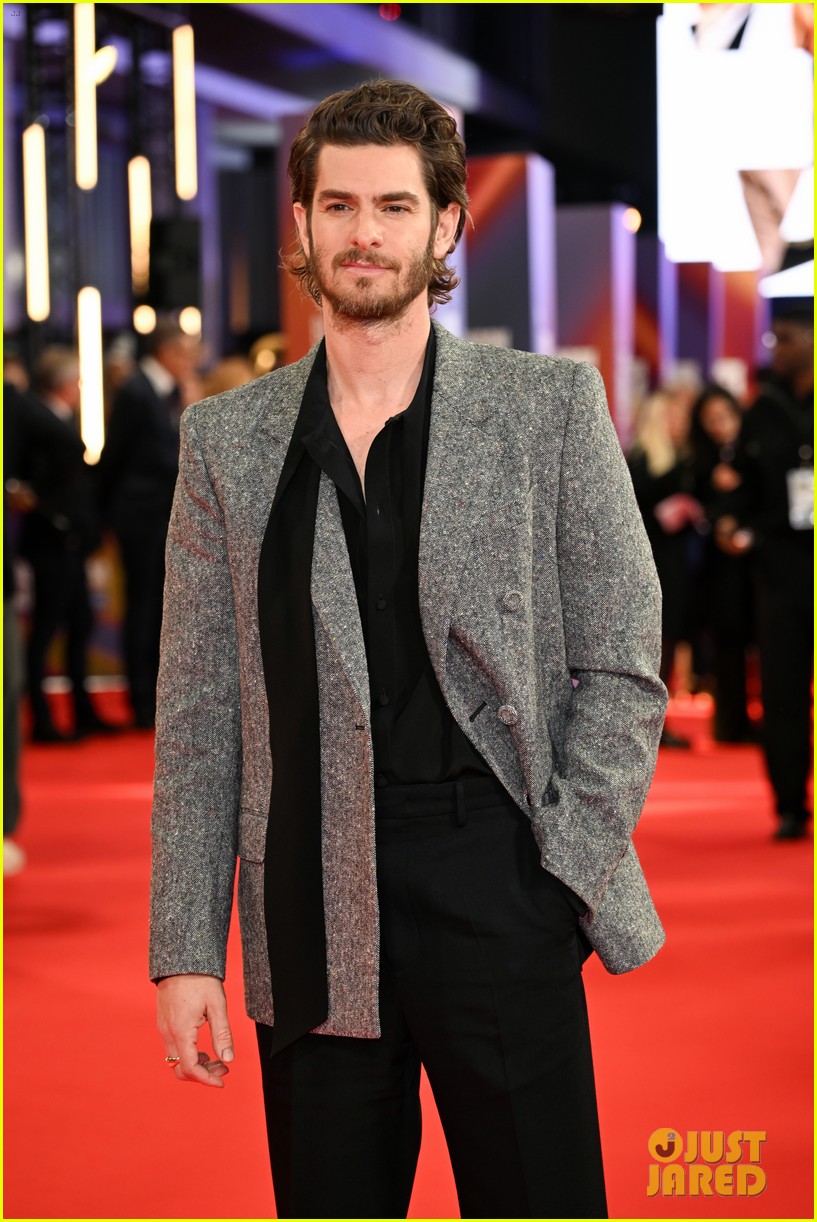 Julia Roberts, Andrew Garfield, & Ayo Edebiri Attend 'After the Hunt ...