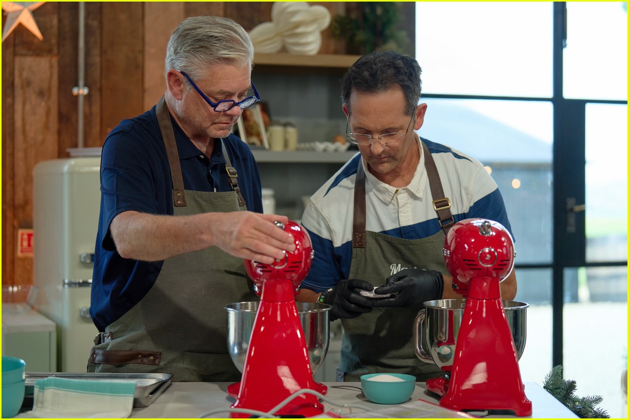 'Baked With Love: Holiday': Host & 2 Judges Revealed for Hallmark ...