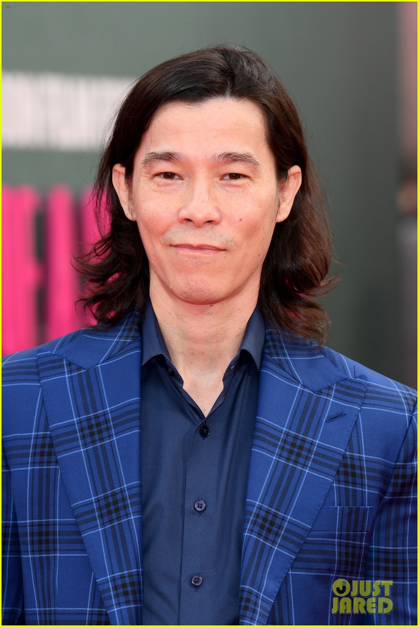 Colin Farrell Holds Hands with Fala Chen & Tilda Swinton at 'Ballad of ...