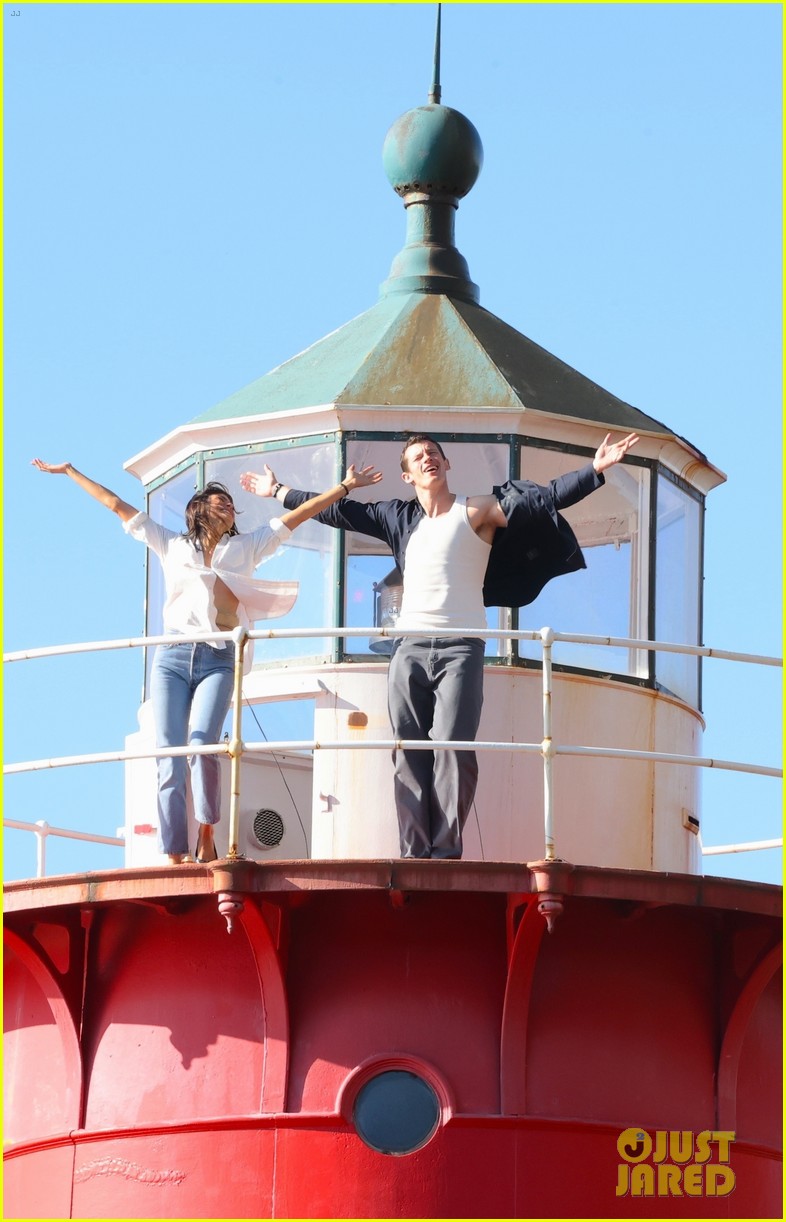 Callum Turner & Monica Barbaro Kiss in 'One Night Only' Set Photos ...