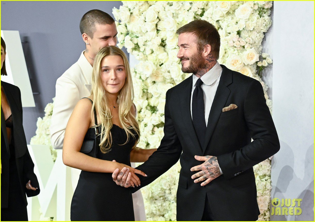 Victoria Beckham Gets Support From Full Family, Except Son Brooklyn, at ...