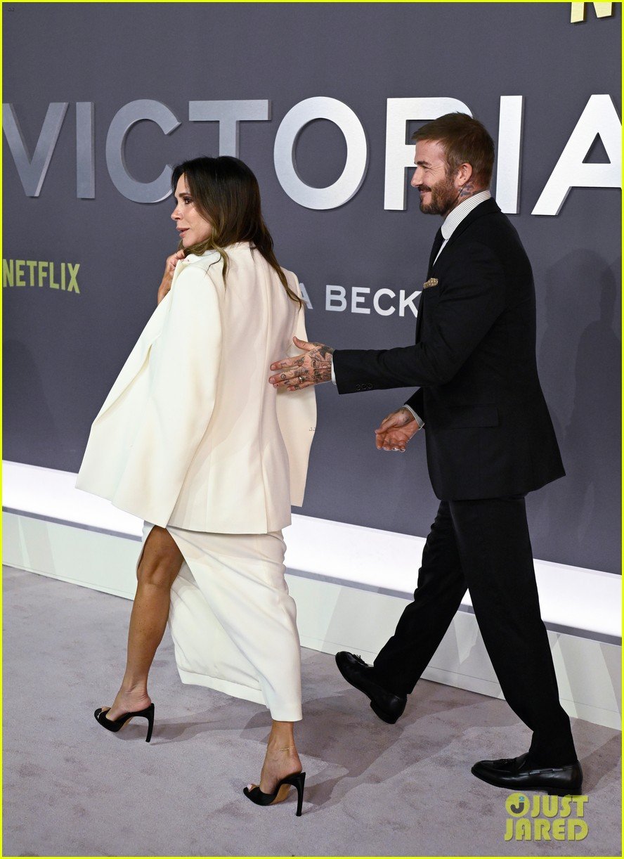 Victoria Beckham Gets Support From Full Family, Except Son Brooklyn, at ...