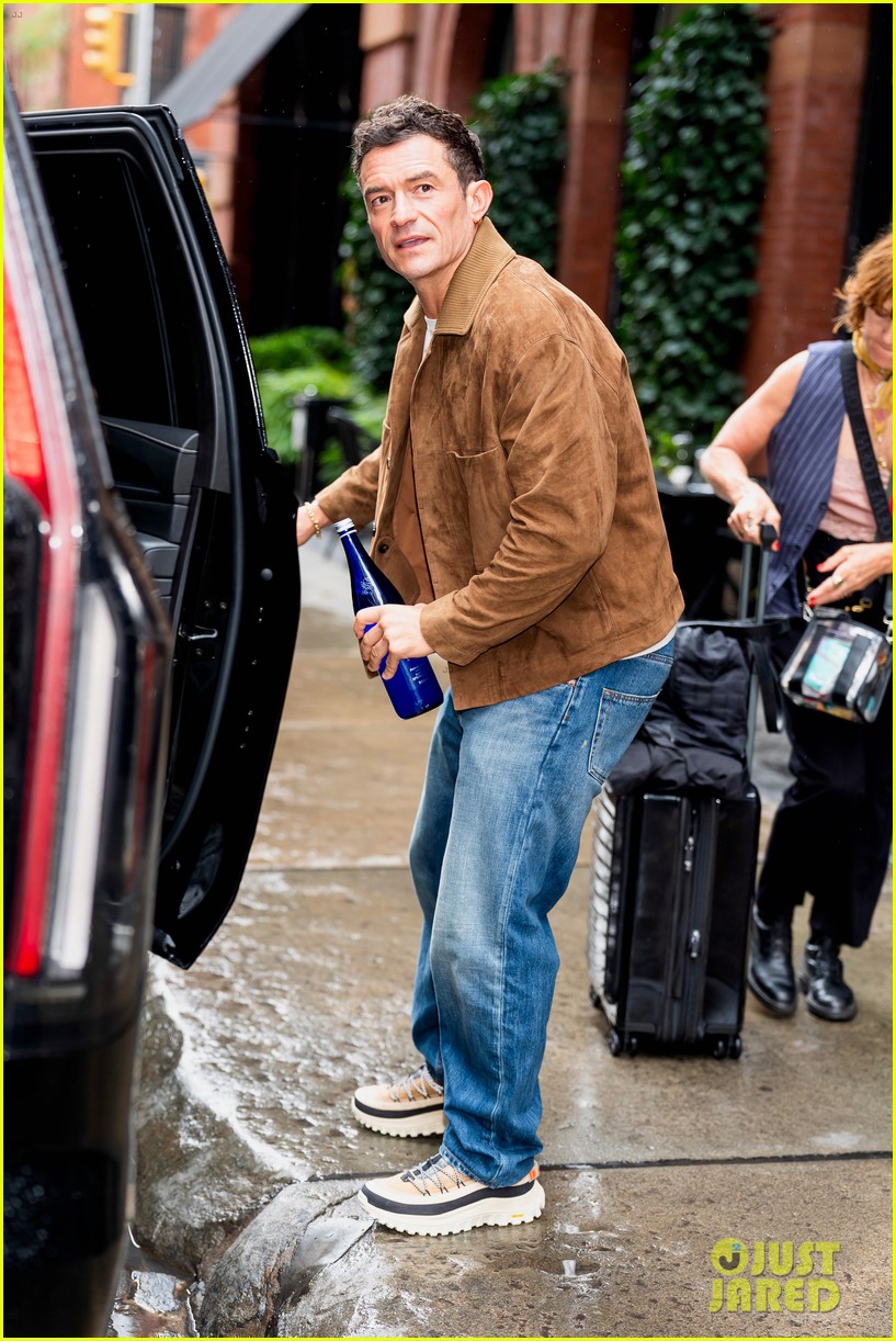 Orlando Bloom Is Already Dressing Perfectly for Fall & You Can Buy The ...