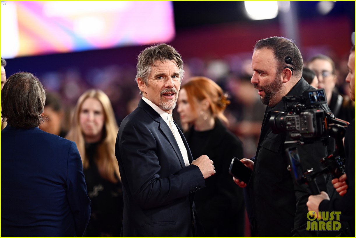 Ethan Hawke & Andrew Scott Premiere New Movie 'Blue Moon' at BFI London ...