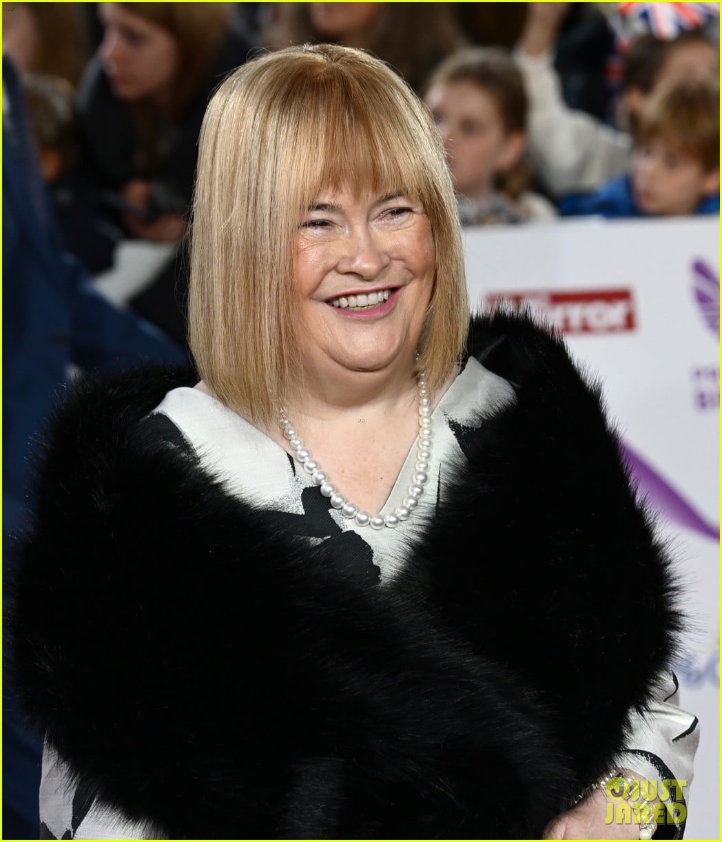 Susan Boyle Debuts New Look & Is Unrecognizable, 16 Years After Going ...
