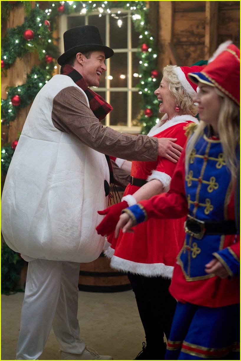 'Merry Christmas, Ted Cooper' Actors Robert Buckley & Kimberely Sustad ...