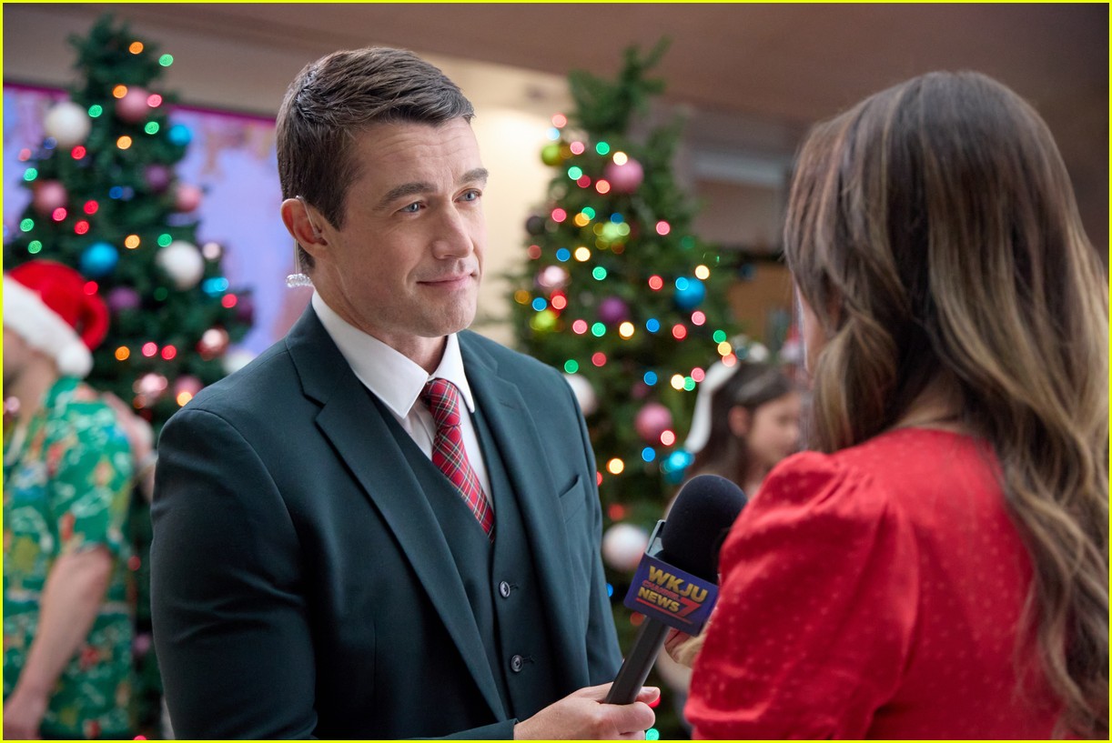 'Merry Christmas, Ted Cooper' Actors Robert Buckley & Kimberely Sustad Talk About Their High ...