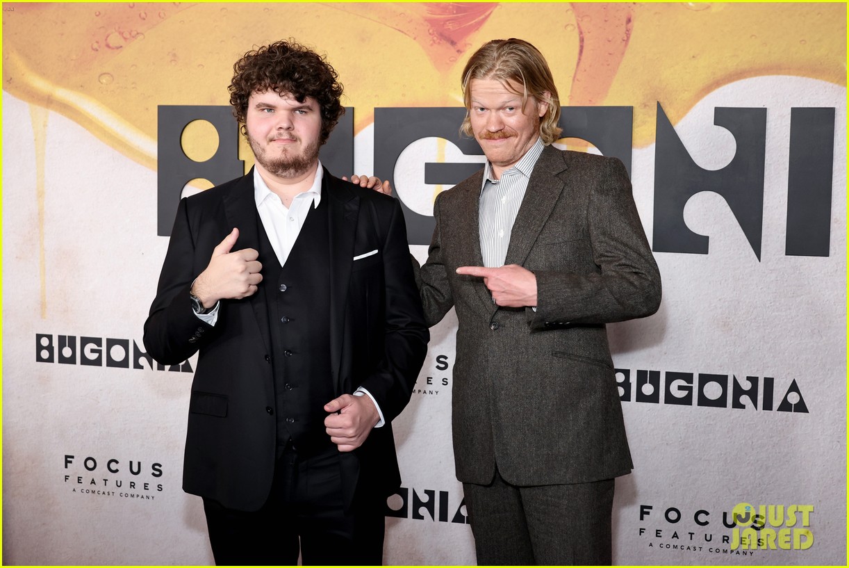 Emma Stone, Jesse Plemons, & More Step Out for 'Bugonia' Premiere in ...