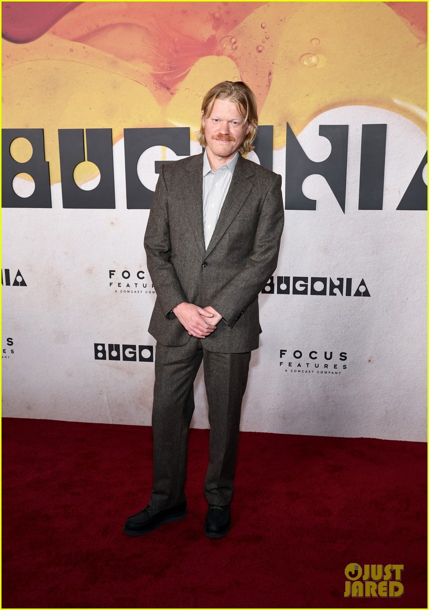 Emma Stone, Jesse Plemons, & More Step Out for 'Bugonia' Premiere in ...