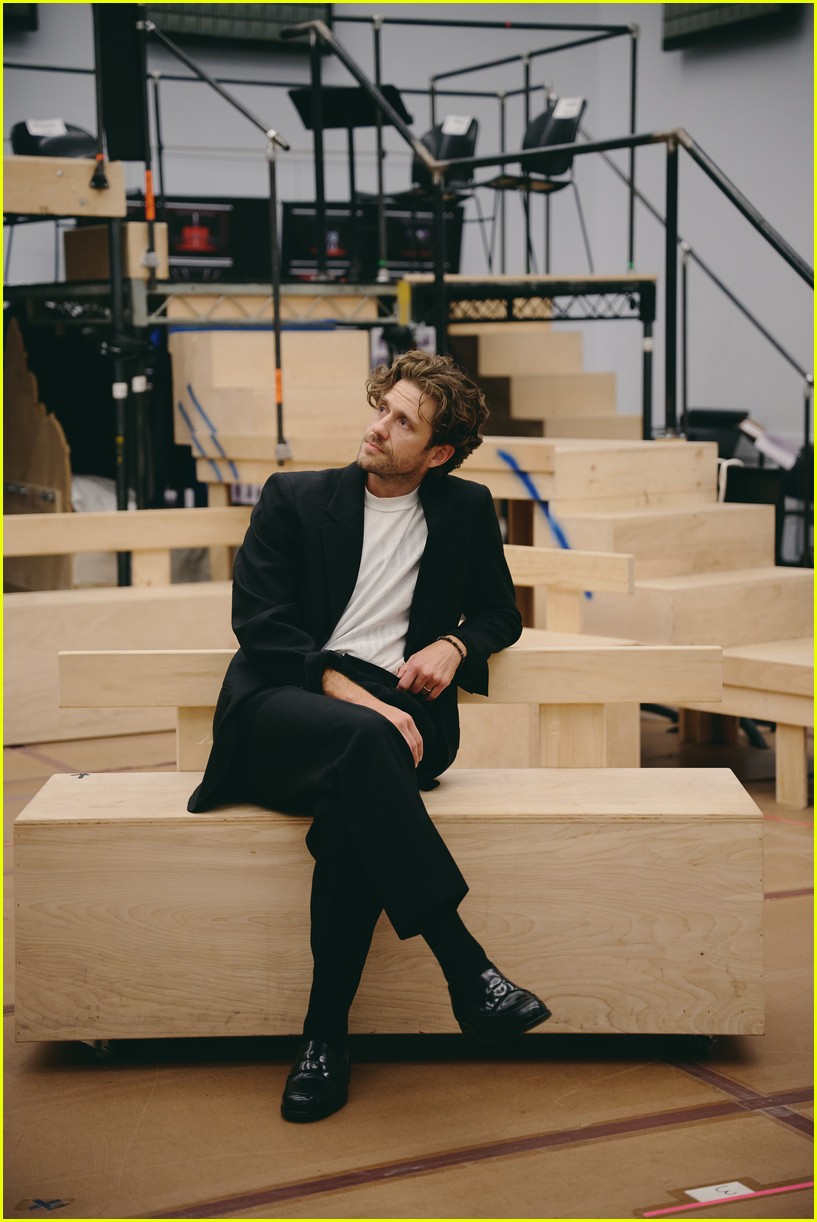 Lea Michele & Broadway's 'Chess' Cast Take Fans Inside the Rehearsal ...