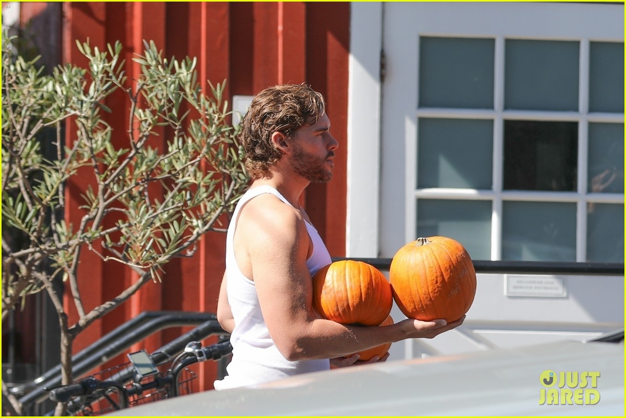 Christopher Schwarzenegger, 28, Bares Muscular Physique in a Tank Top During Pumpkin Patch Visit ...