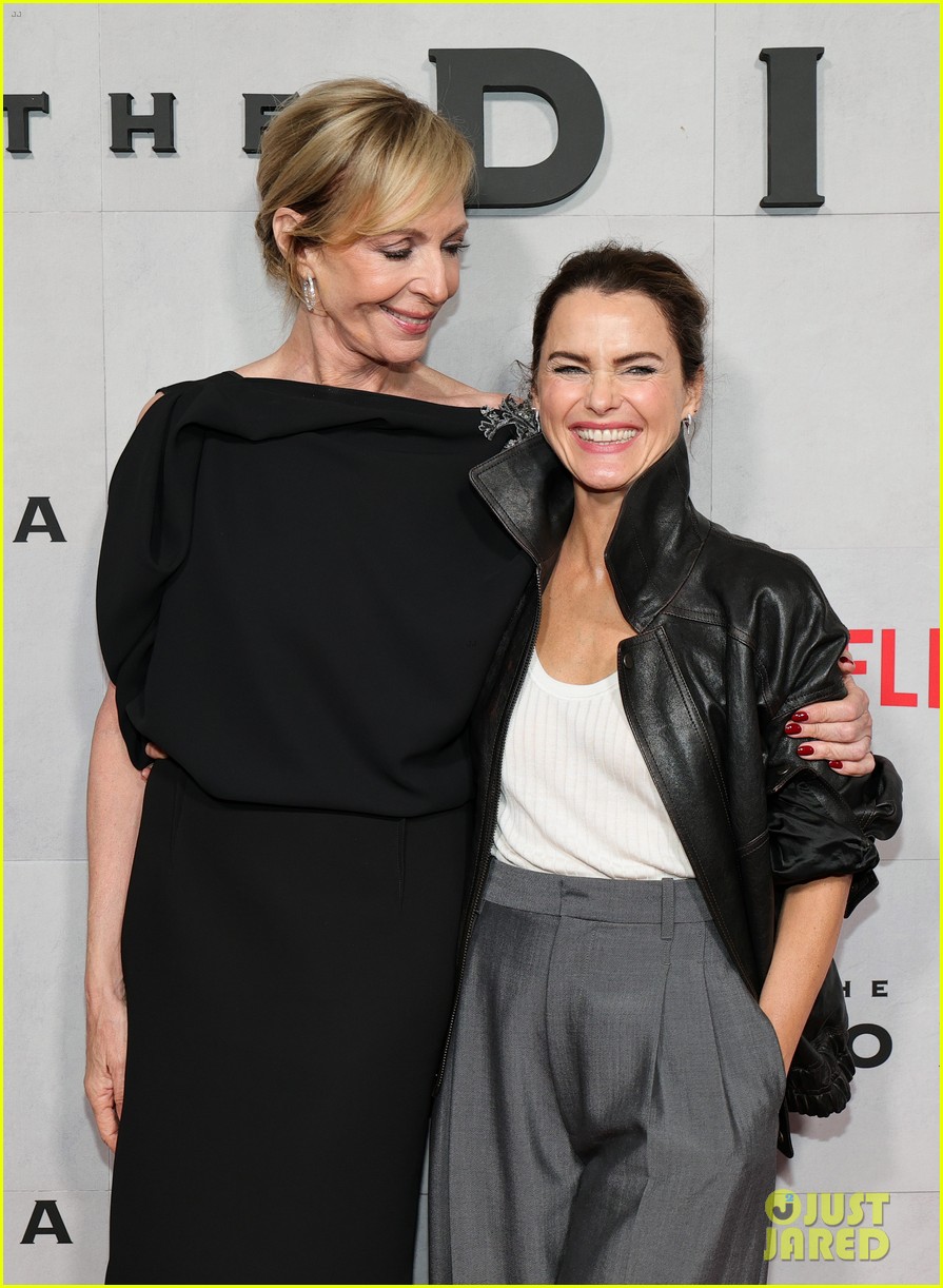 Keri Russell Joined by Longtime Partner Matthew Rhys at 'The Diplomat ...